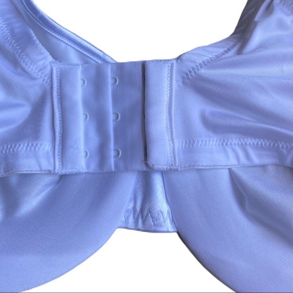 Olga | Intimates & Sleepwear | Olga Signature Support Bra Nwt | Poshmark